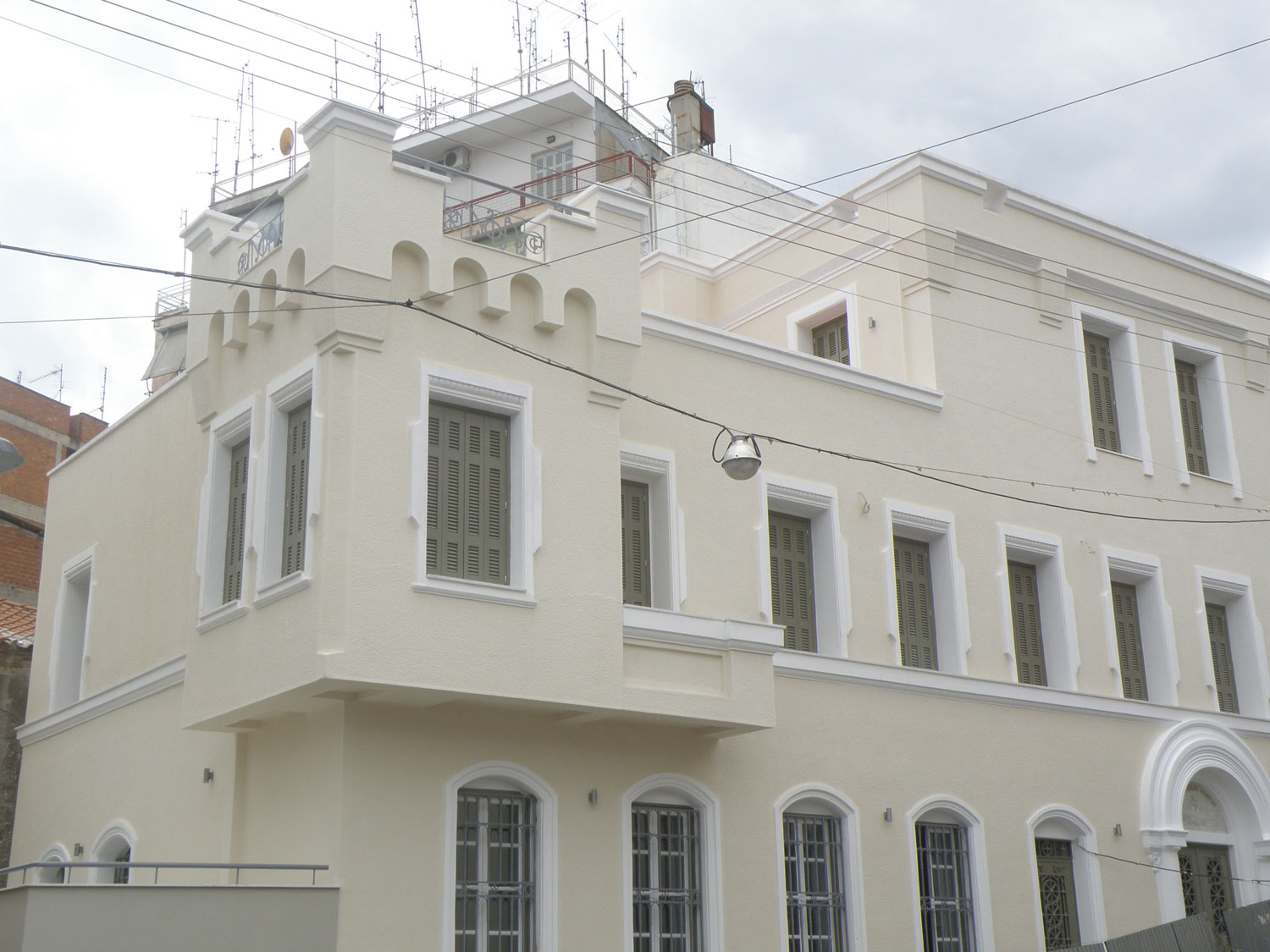 Aποκατάσταση του διατηρητέου κτιρίου του Μητροπολιτικού Μεγάρου ...